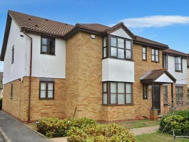 1 Bedroom Flat For Sale In Essex Road, Romford