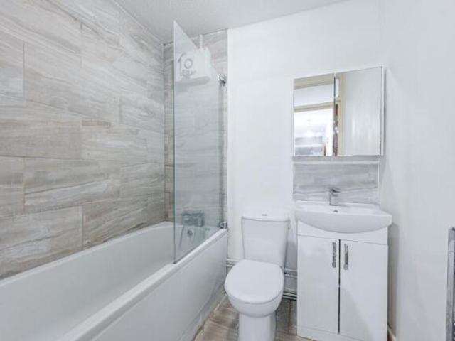 1 bedroom flat for sale in Erwood Road, Charlton, London, SE7