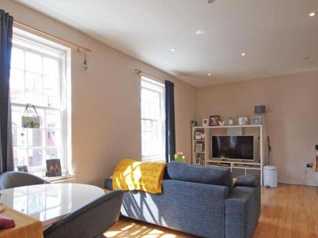 1 Bedroom Flat For Sale In Ewell Village, Surrey