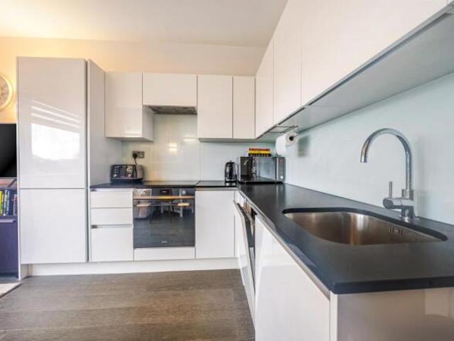 1 bedroom flat for sale in Everard Close, St. Albans, AL1