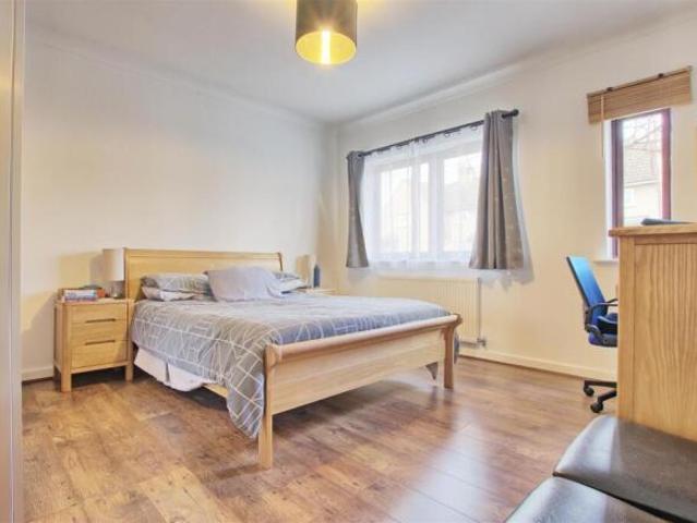 1 bedroom flat for sale in Fallowfield, Cambridge, CB4