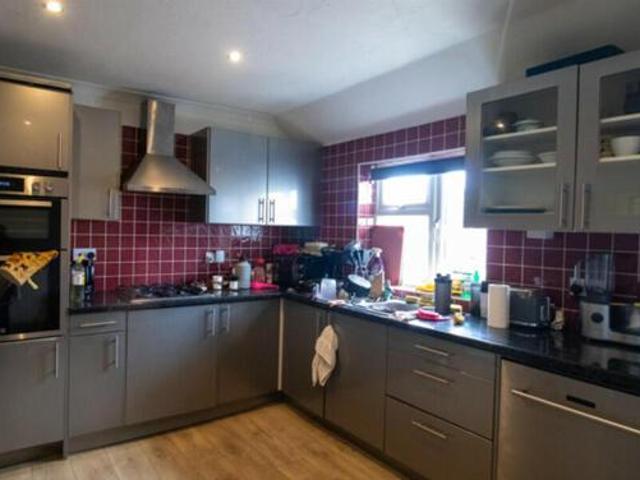 1 Bedroom Flat For Sale In Farnborough