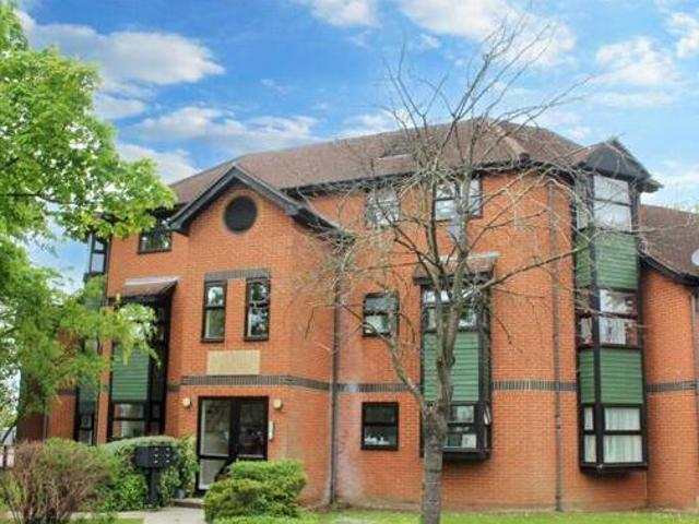1 Bedroom Flat For Sale In Farnborough
