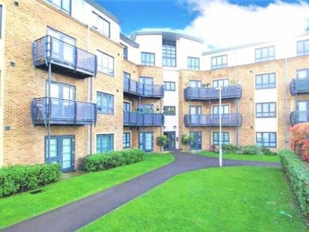 1 Bedroom Flat For Sale In Farnborough, Hampshire