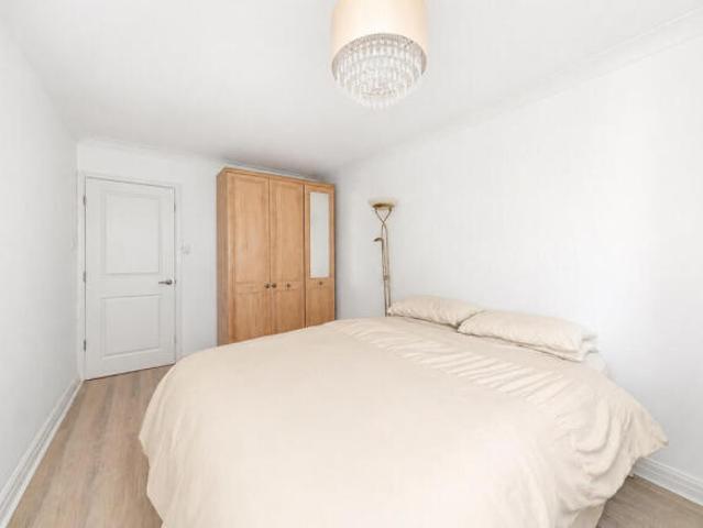 1 bedroom flat for sale in Fitzhardinge House, Beckenham, BR3
