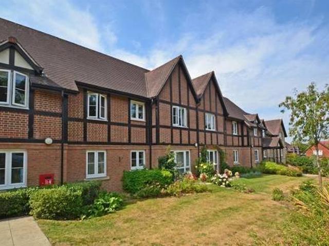 1 bedroom flat for sale in Foxmead Court Meadowside Storrington West Sussex RH20