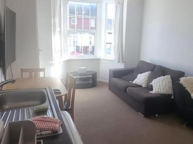 1 bedroom flat for sale in Flat 1, 22 George Street, Reading, Berkshire, RG1 7NT, RG1