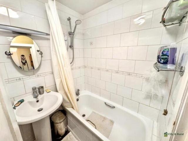 1 bedroom flat for sale in Flat 2, 26 Monmouth Street, Bath, and North East Somerset BA1 2AP, BA1