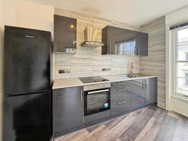 1 bedroom flat for sale in Flat 4, 12 Spencer Street, Leamington Spa, Warwickshire CV31 3NF, CV31
