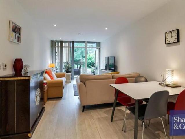 1 bedroom flat for sale in Frazer Nash Close, Isleworth, TW7