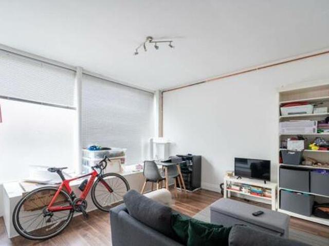 1 Bedroom Flat For Sale In Fulham, London