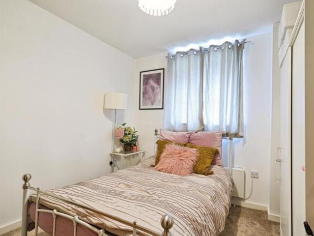 1 bedroom flat for sale in Gotts Road, Leeds, West Yorkshire, LS12