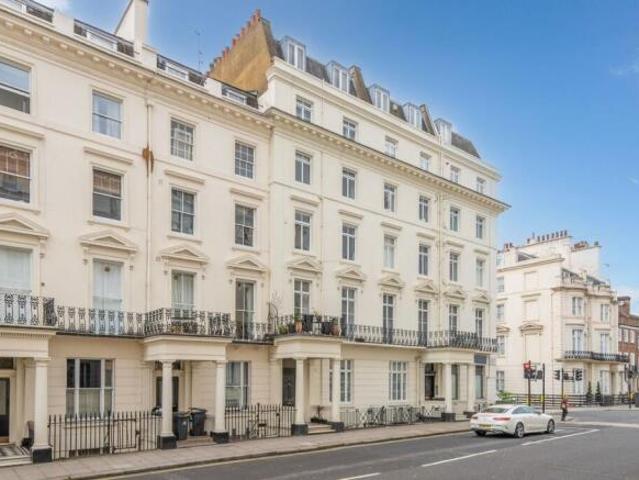 1 bedroom flat for sale in Gloucester Terrace, Lancaster Gate, London, W2