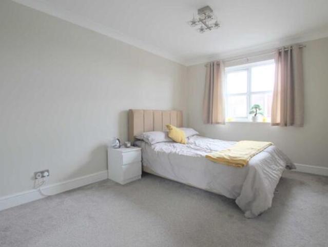 1 bedroom flat for sale in Gladesmere Court, Watford, WD24