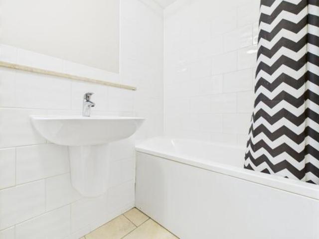 1 bedroom flat for sale in Glamis Close, Oakley, Basingstoke, RG23