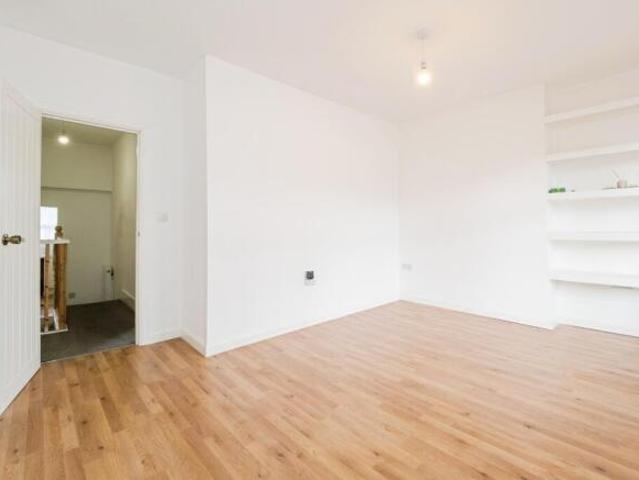 1 bedroom flat for sale in Grosvenor Road, Forest Gate, London, E7