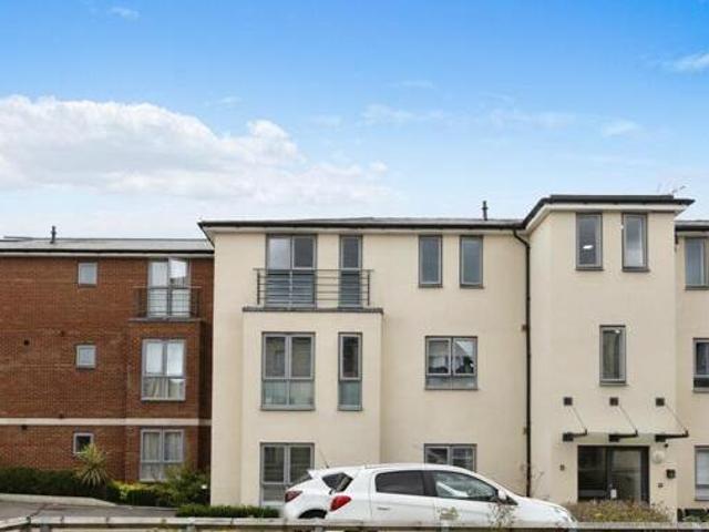 1 Bedroom Flat For Sale In Gravesend, Kent