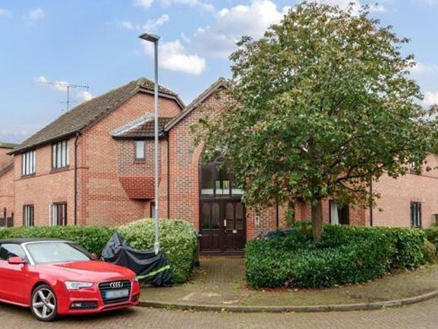 1 Bedroom Flat For Sale In Greater London