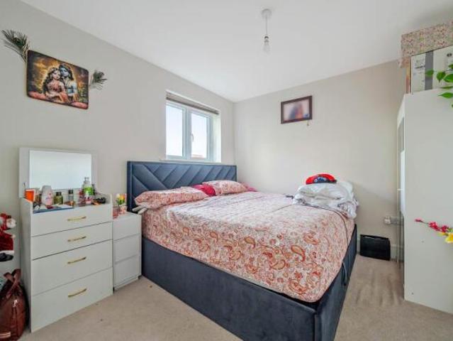 1 bedroom flat for sale in Green Park, Reading, Berkshire, RG2