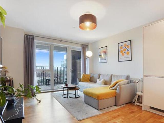 1 Bedroom Flat For Sale In Greenwich High Road, London