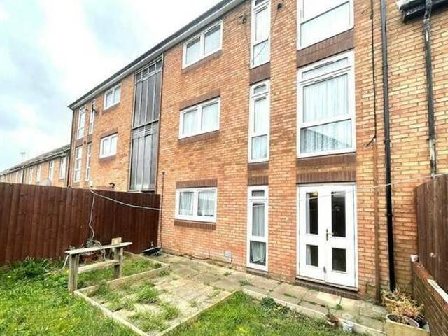 1 bedroom flat for sale in Gregory Road Romford RM6