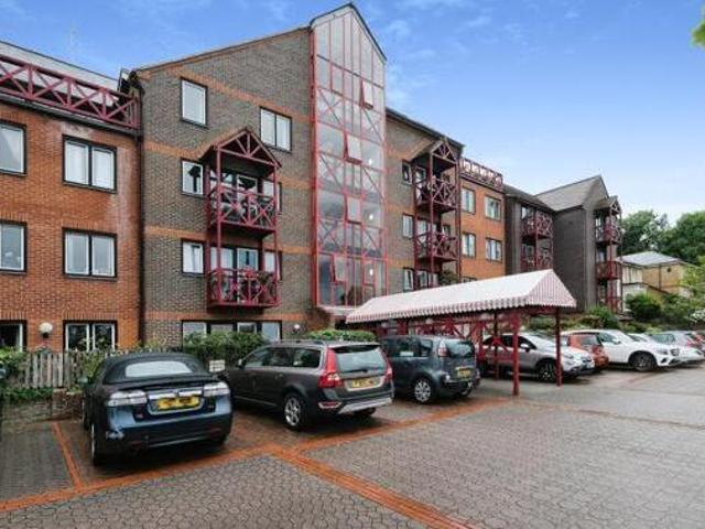 1 Bedroom Flat For Sale In Guildford, Surrey
