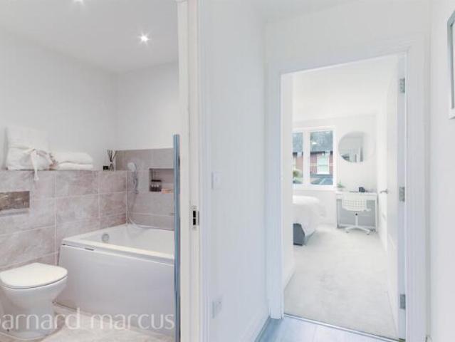 1 bedroom flat for sale in Hartfield Road, London, SW19