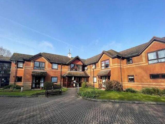 1 Bedroom Flat For Sale In Harecroft Road