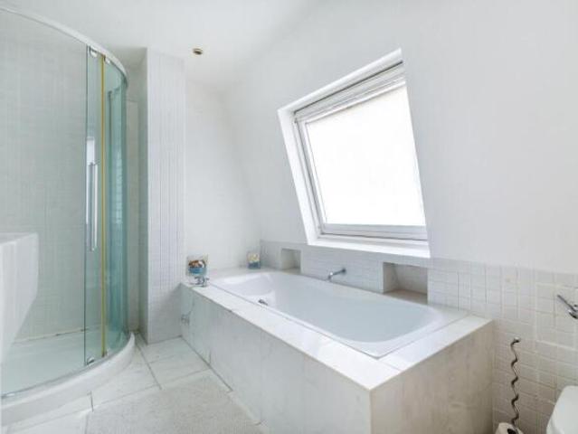 1 bedroom flat for sale in Hatherley Grove, Bayswater, London, W2