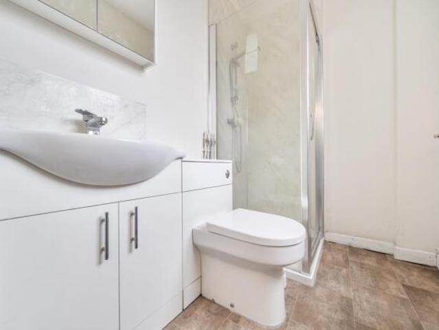 1 bedroom flat for sale in Hencroft Street South, Slough, SL1