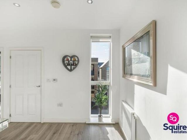 1 bedroom flat for sale in Henry Darlot Drive, Garrison Heights, NW7