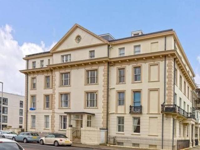 1 bedroom flat for sale in Heene Terrace Worthing BN11