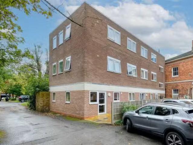 1 bedroom flat for sale in Herbert Street, Town Centre, Reddit.