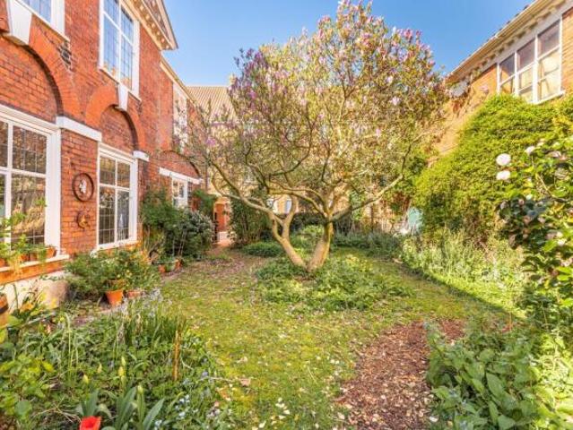 1 bedroom flat for sale in Hidden Gem in Norwich City Centre with Parking, Shared Garden, and Charming Period Features, NR3