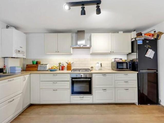1 bedroom flat for sale in High Road Leyton, London, E15