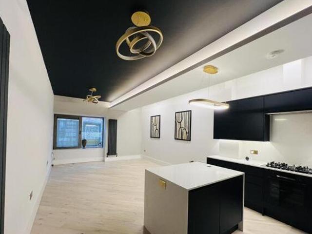1 Bedroom Flat For Sale In High Road, Whetstone