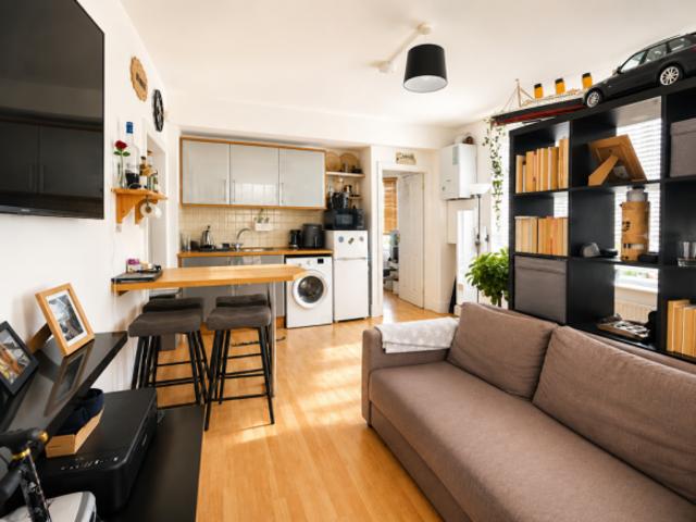 1 bedroom flat for sale in High Street, London Colney, St. Albans, Hertfordshire, AL2