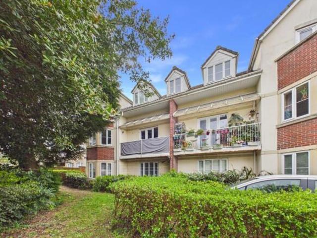 1 bedroom flat for sale in High Street, Staple Hill, BS16