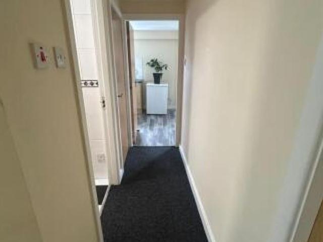 1 bedroom flat for sale in Highclere Avenue, Salford, M7