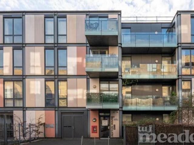 1 Bedroom Flat For Sale In Highams Park