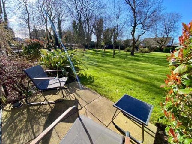 1 bedroom flat for sale in Highfield Road, Idle, Bradford, BD10