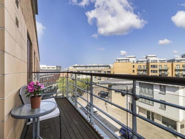 1 bedroom flat for sale in Hills Road, Cambridge, CB2