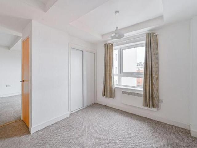 1 bedroom flat for sale in Hither Green Lane, Hither Green, London, SE13