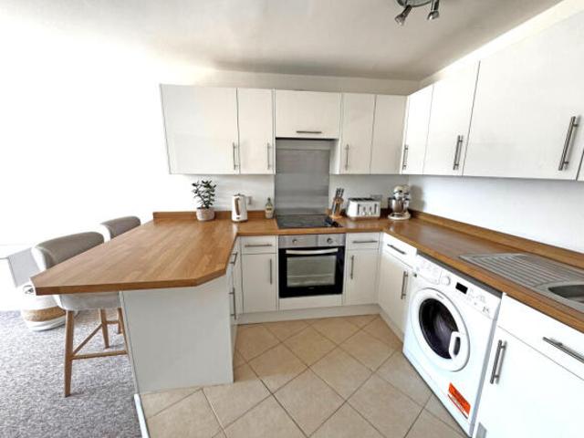 1 bedroom flat for sale in Homeleigh, London Road, Patcham, Brighton, & Hove, BN1