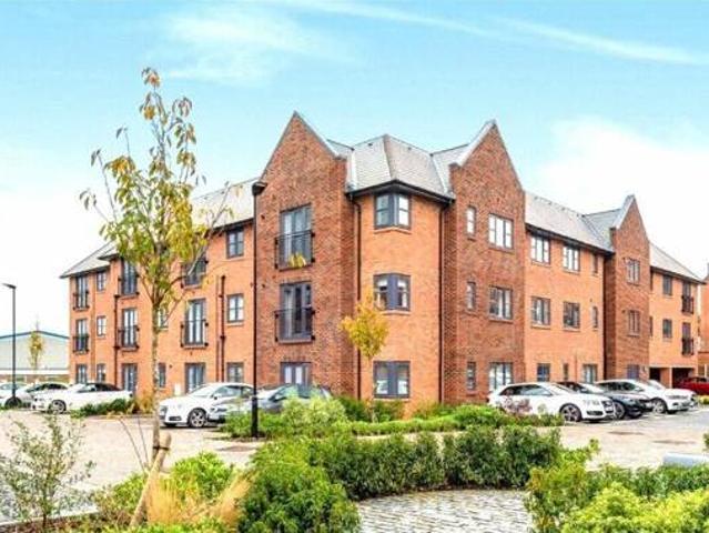 1 Bedroom Flat For Sale In Hook, Hampshire