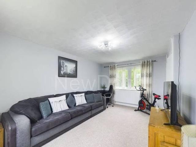 1 bedroom flat for sale in Hollows Avenue Paisley PA2