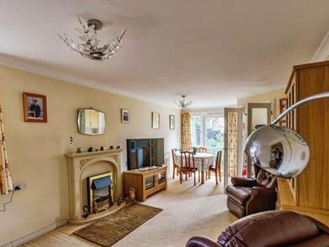 1 Bedroom Flat For Sale In Horley