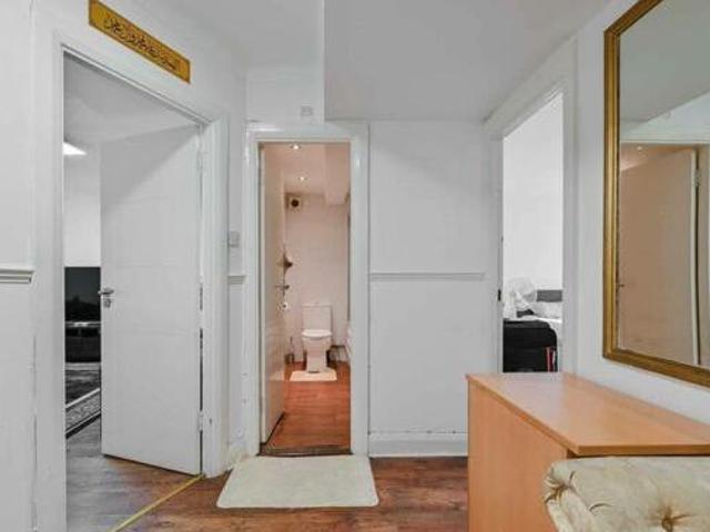 1 Bedroom Flat For Sale In Hyde Park Estate, London
