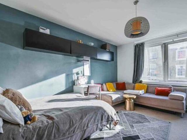 1 Bedroom Flat For Sale In Hyde Park Estate, London