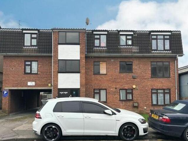 1 Bedroom Flat For Sale In Ilford, Essex
